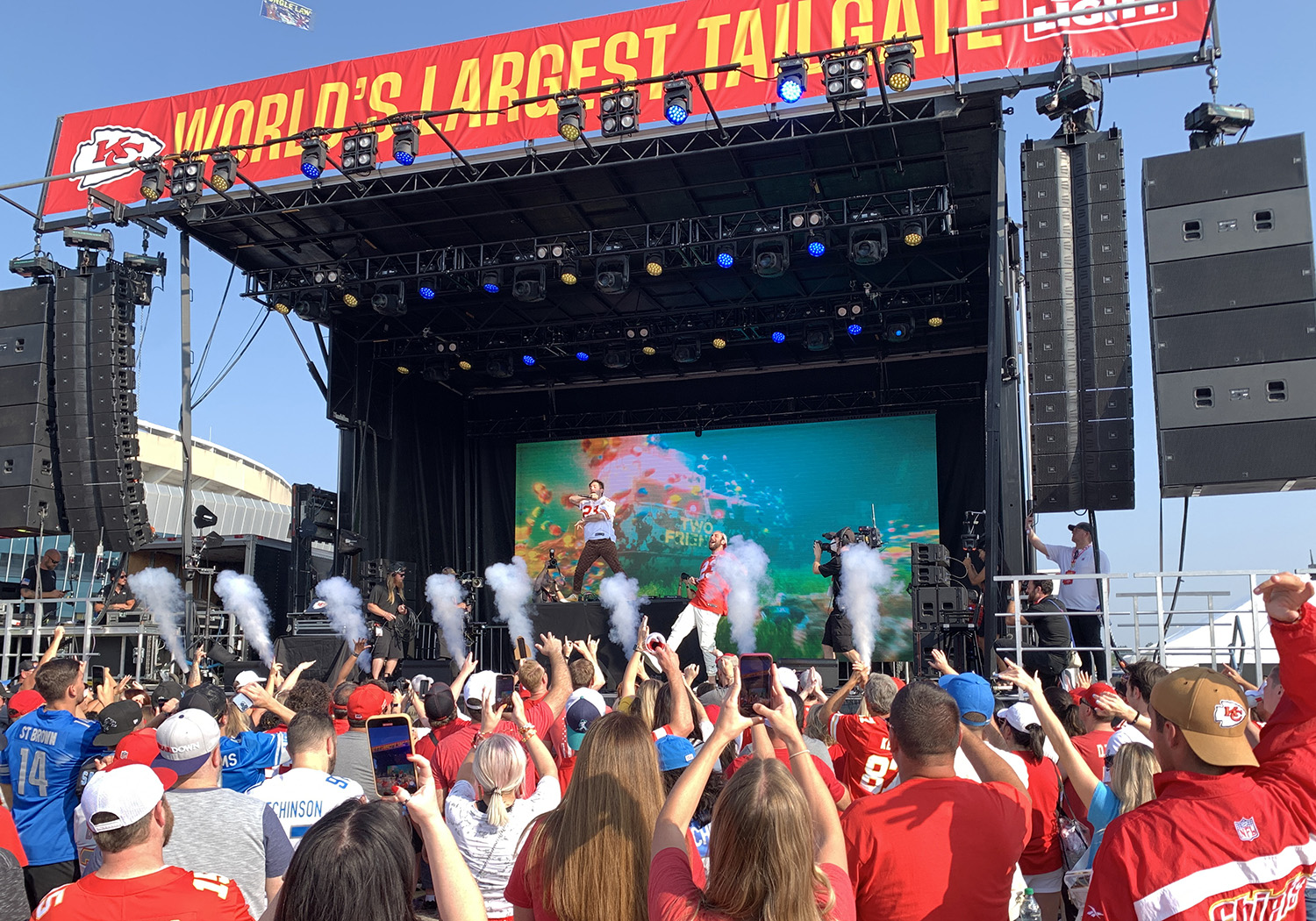 VIDEO PRODUCTION - MOBILE STAGES, SOUND AND LIGHTING PRODUCTION