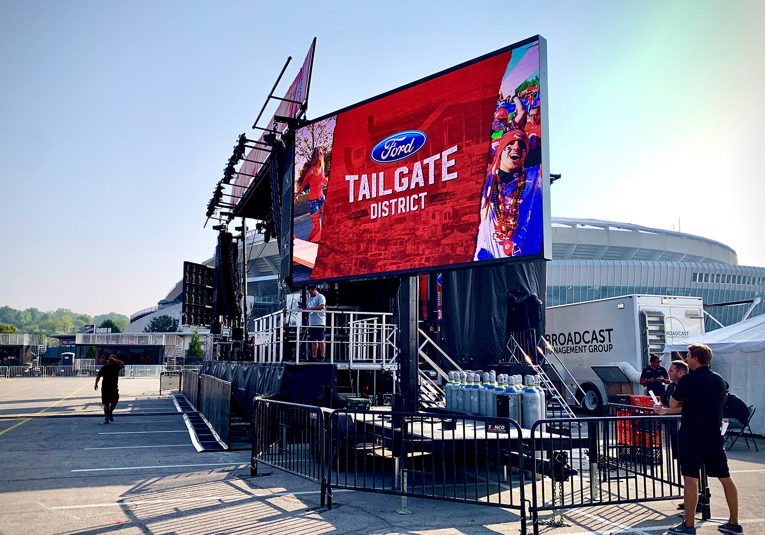 VIDEO PRODUCTION - MOBILE STAGES, SOUND AND LIGHTING PRODUCTION